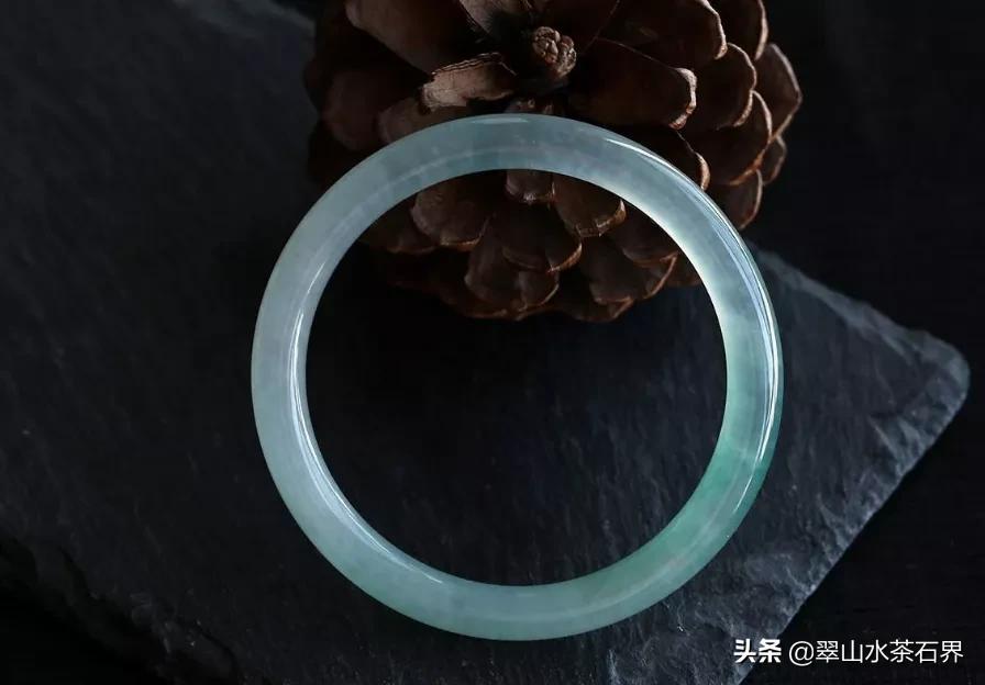 Jadeite is expensive in green, why is the colorless ice jade so ...