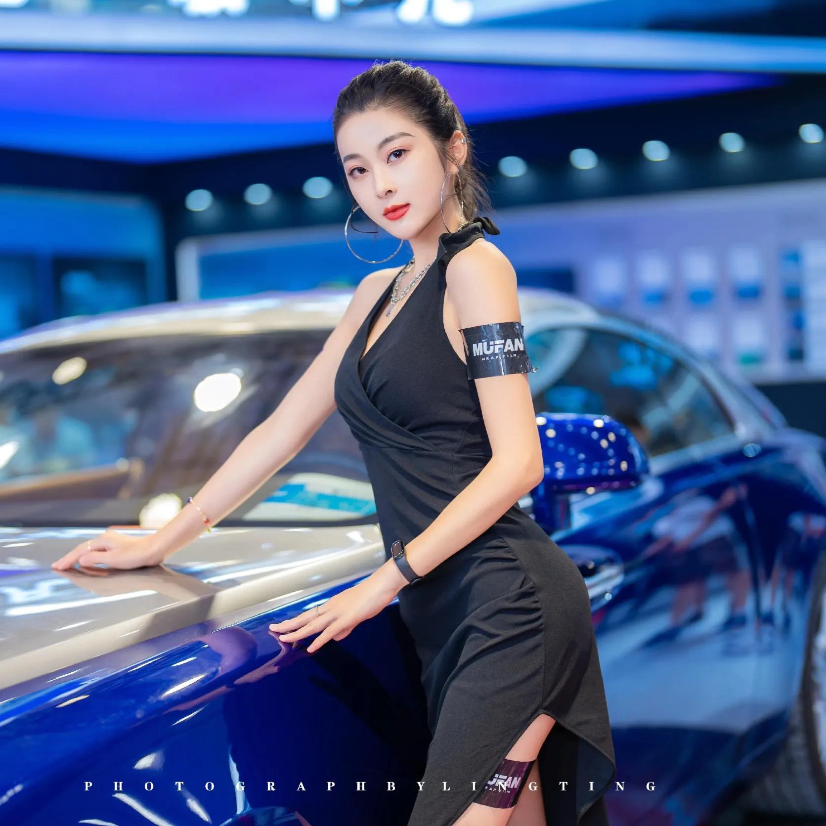 Guangzhou Auto Show series "Car Model Girl Season 5", a long skirt - iMedia