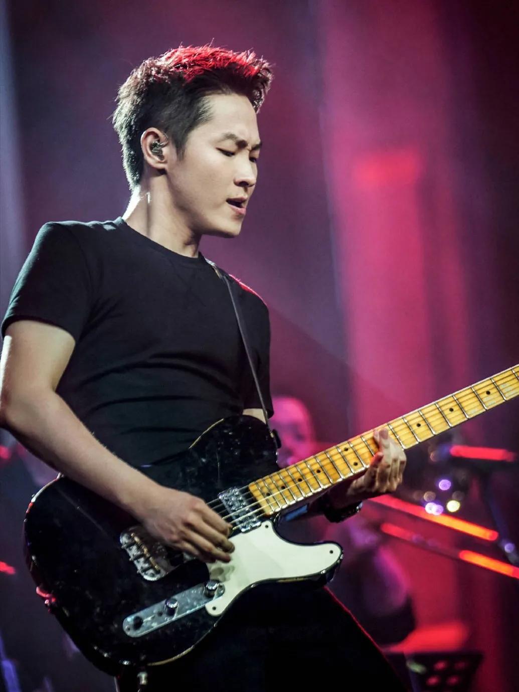 Rock and roll soul singer: Liang Bo - iMedia