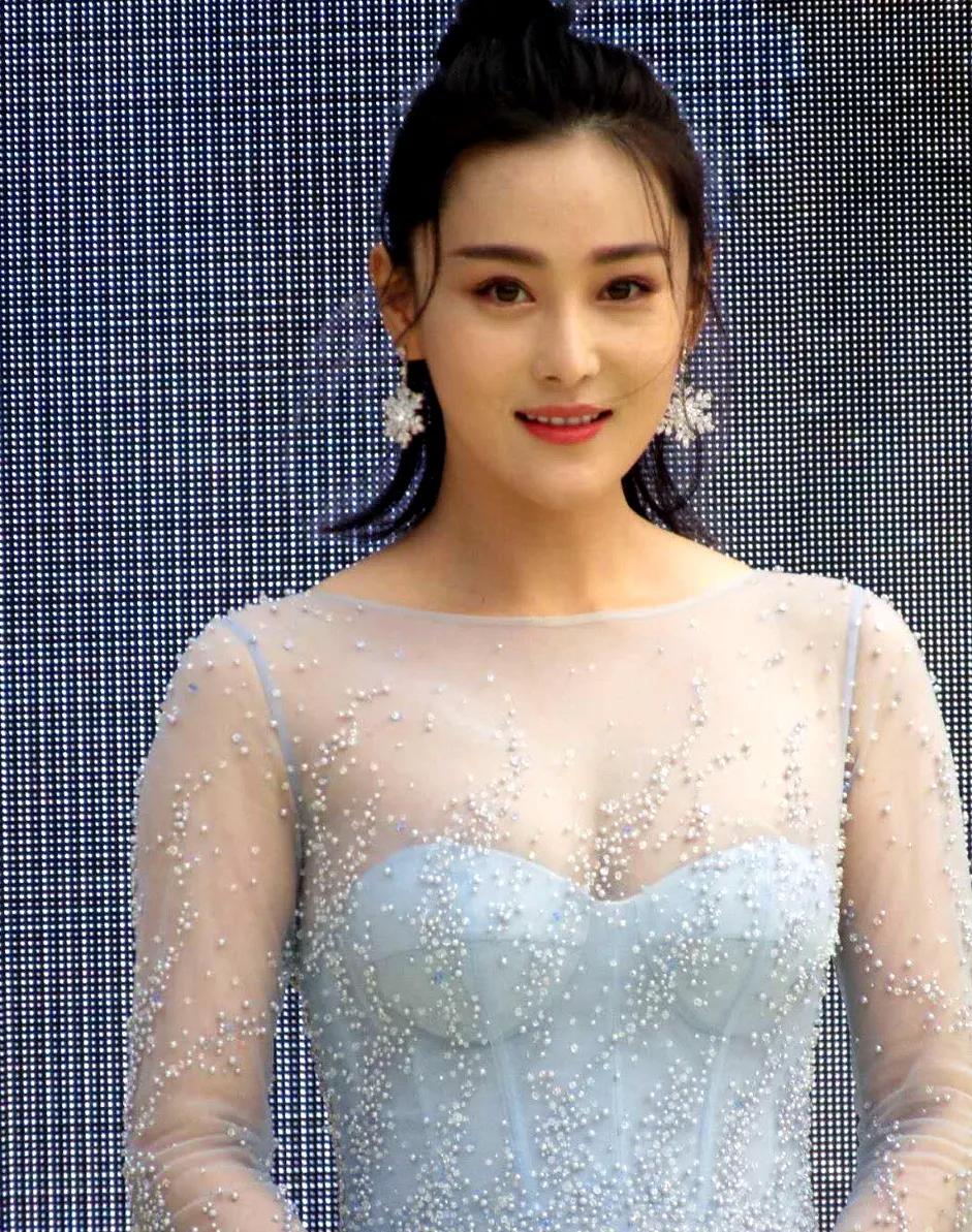 Wallpaper: Zhang Xinyu - iNEWS