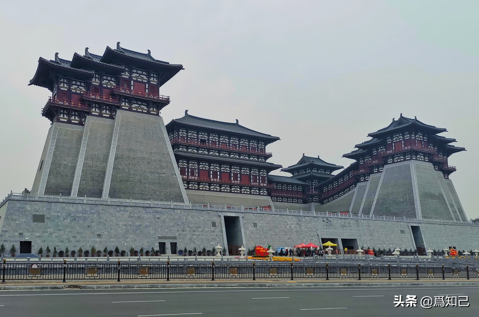 Yingtian Gate is the highest gate in ancient China and is known as "the ...