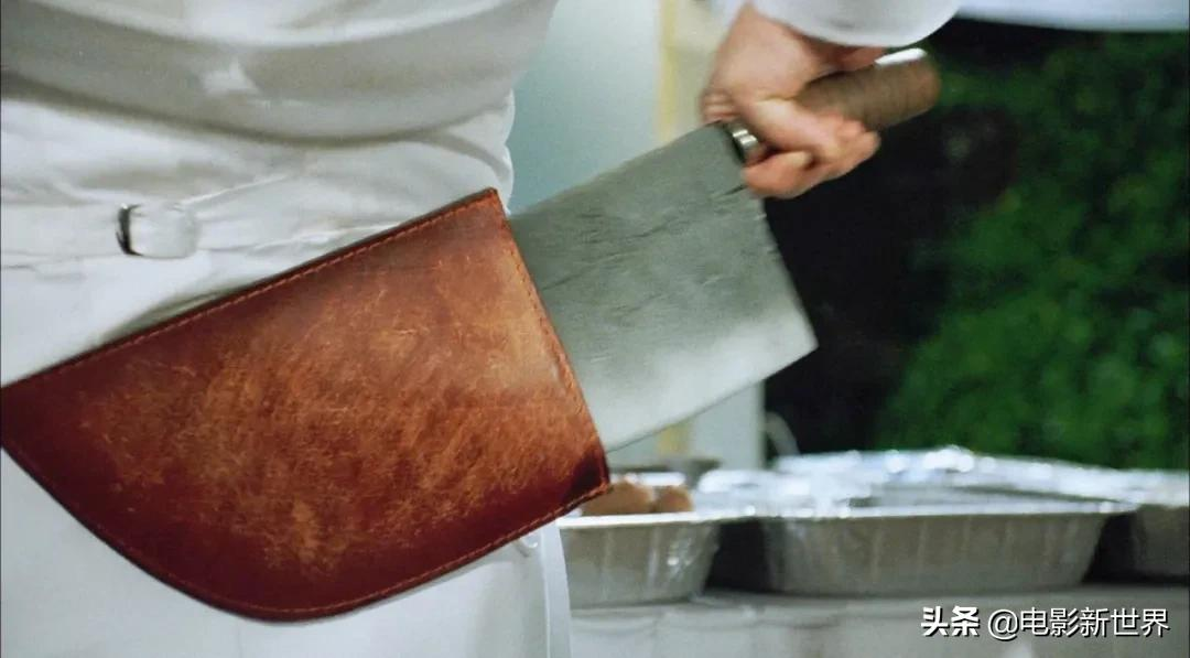 Are the pig-killing knives of "Domestic 007" and the kitchen knife of ...