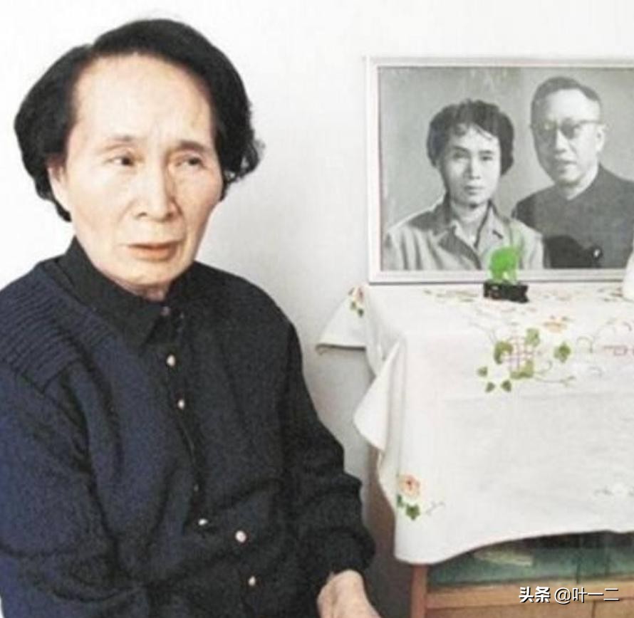 Li Shuxian: After five years of asexual marriage with Puyi, he borrowed ...