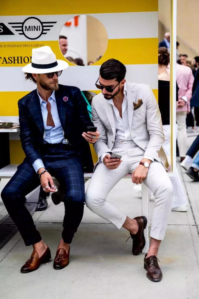 Enduring plaid suits, a timeless gentleman's choice - iMedia
