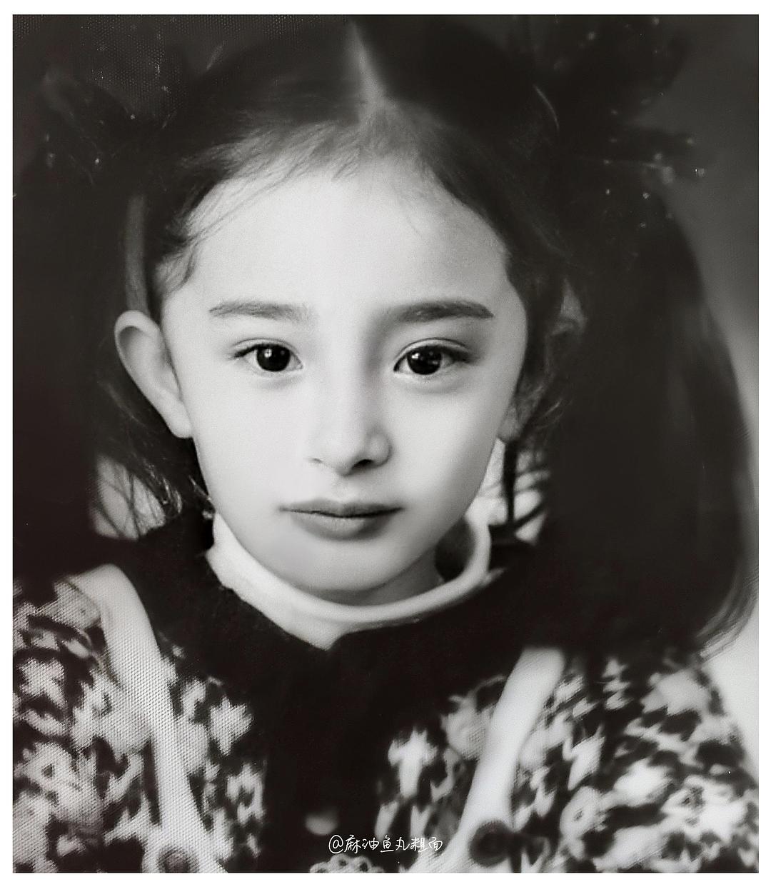 The little boy looks too much like Yang Mi, just copy and paste ...