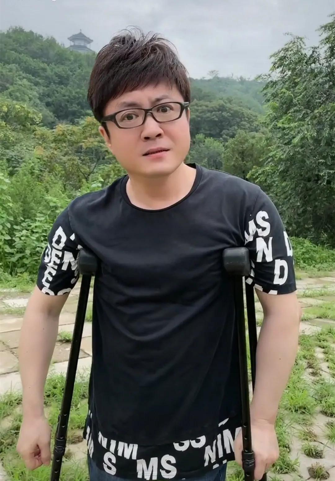 What's the story behind Li Chen's "Outside the Window"?In fact, he is ...