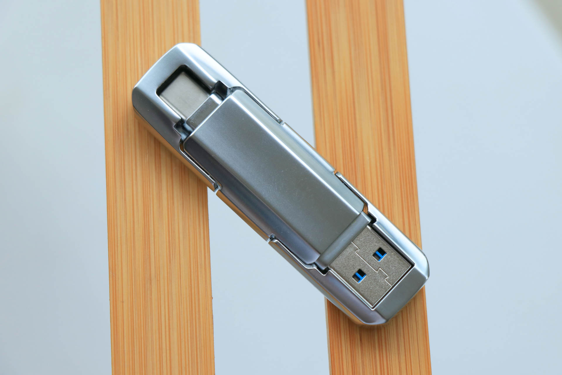 aigo固態U盤U393測評：雙重接口設計+PSSD傳輸，體驗太贊 - 資訊咖