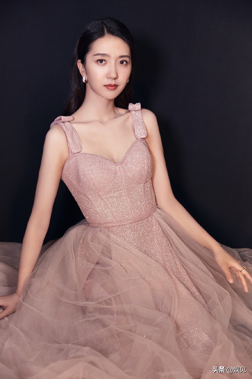 Xu Lingyue: Photo Album - iNEWS