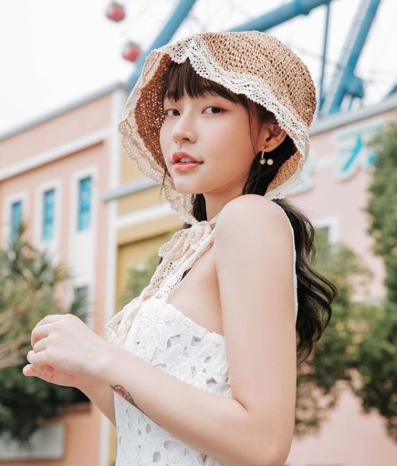 Lin Xiang's hot photos of playing in the water!The upper Wai burst swimsuit can't stop - iNEWS