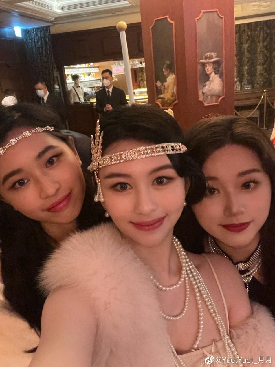 53-year-old Qiu Shuzhen celebrates her 20-year-old daughter's birthday ...