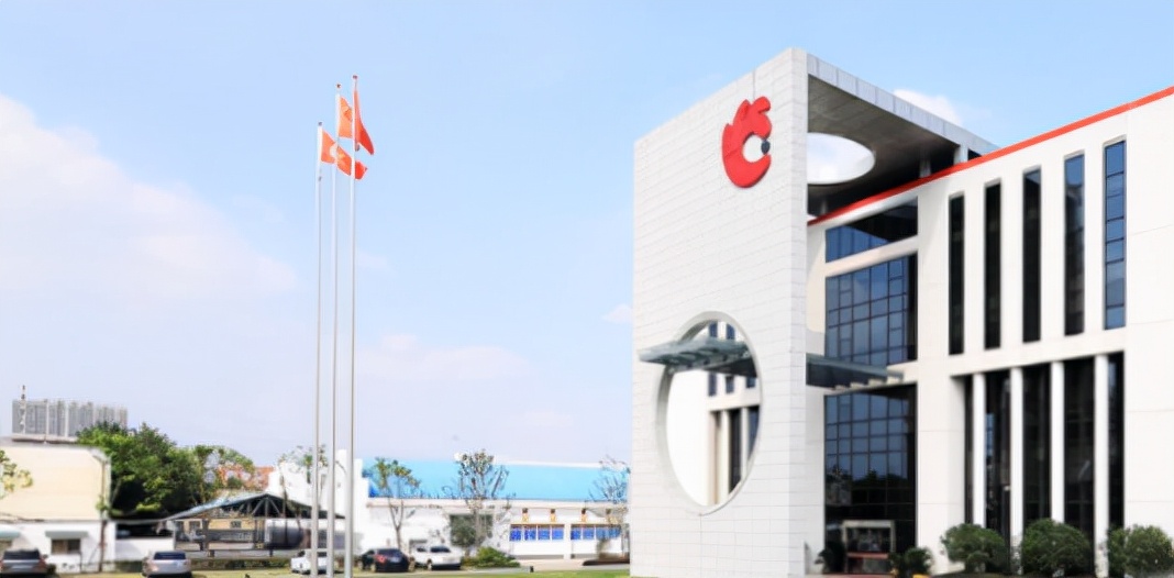 Revealing the secret of Qiaqia Foods founder Chen Xianbao. He started a ...