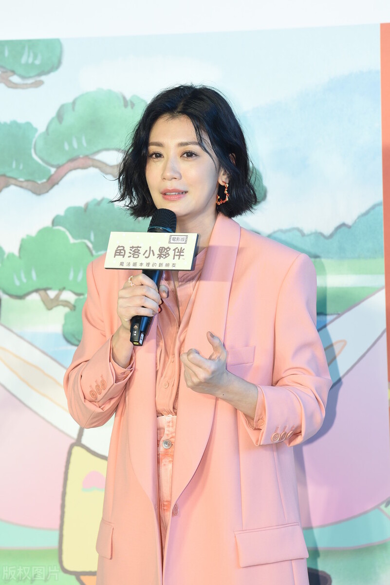 Guo Jingjing's daughter grew up with plastic surgery!More and more like ...