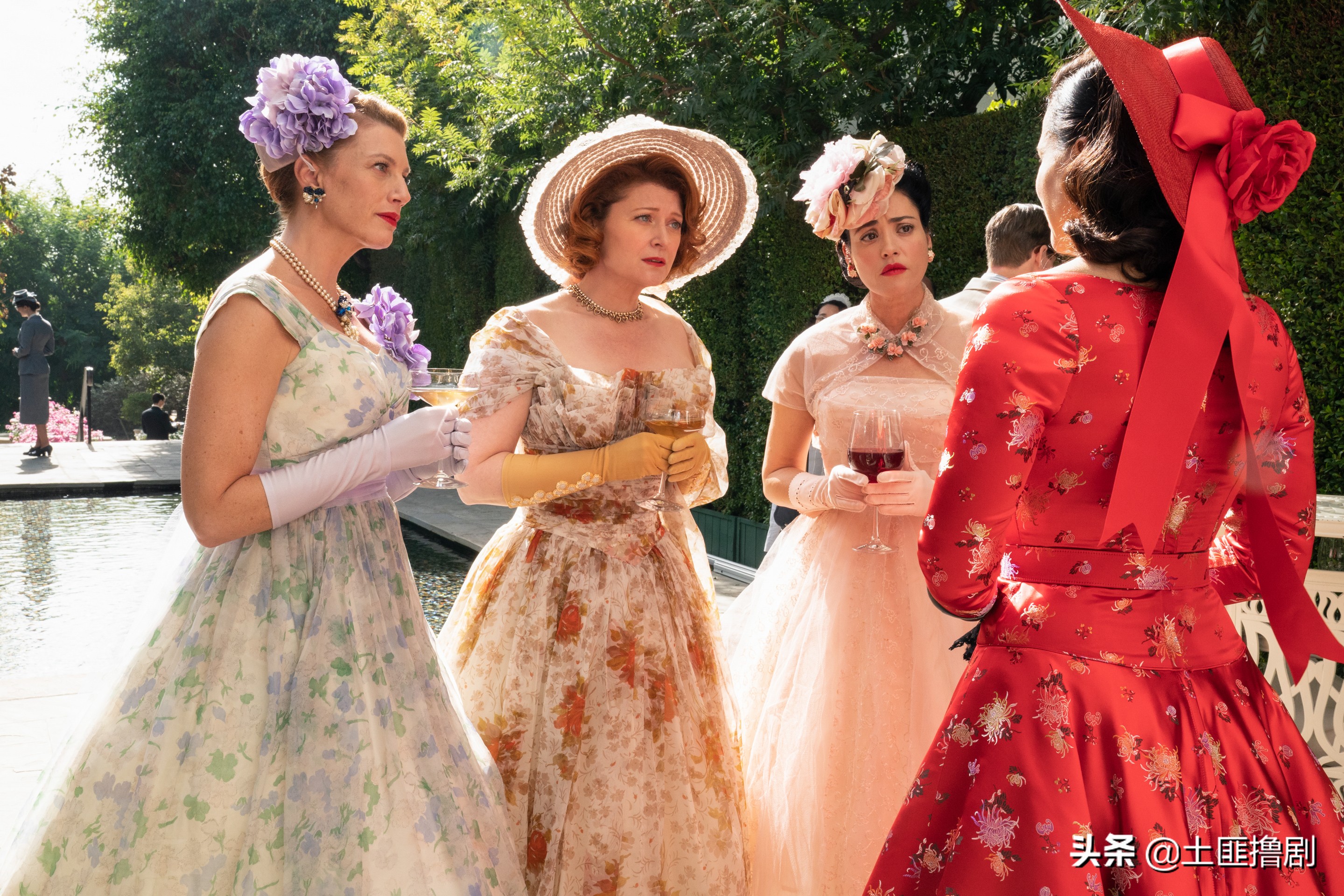 The first season is a masterpiece, and the second season is a bit muddy ...