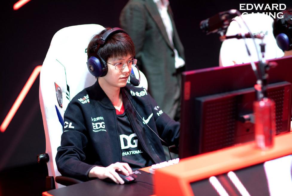 G2 coach predicted the LPL semi-final list, FPX defeated RNG to win the championship, EDG could ...