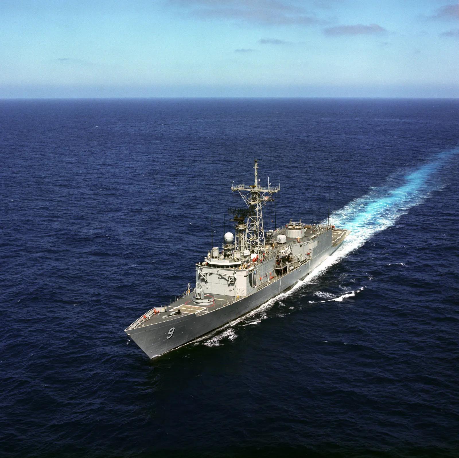 Atlas of 55 U.S. Navy "Perry"-class frigates (55 pictures) - iMedia