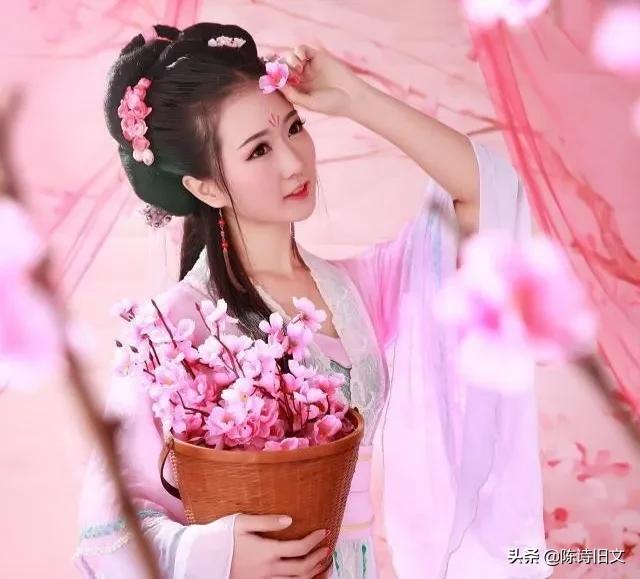 A poem written by Jiang Kui when he was over 20 years old, recalling ...