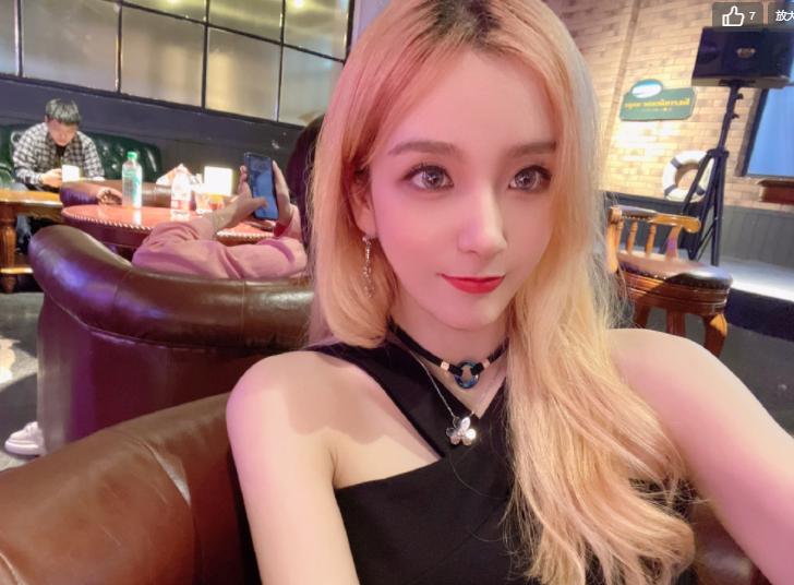 LPL female commentator Rita releases the single "Starting to Genting", striving to be a high ...