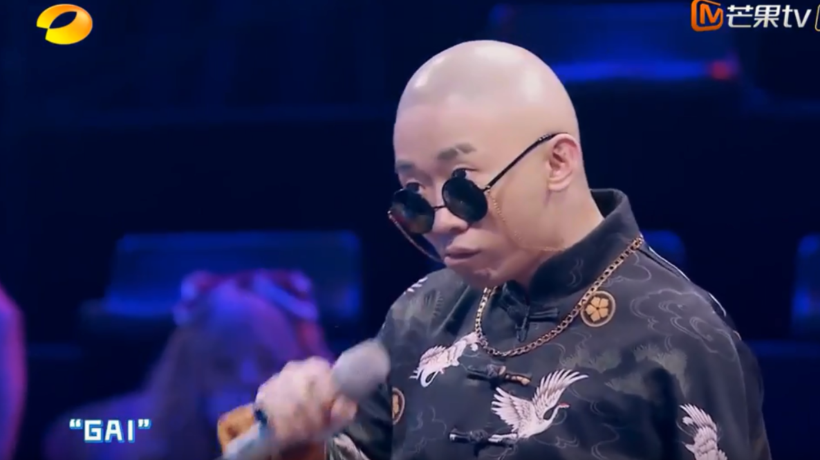 Variety of big coffee show: Zhu Jingxi imitates Faye Wong, Yang Di is ...