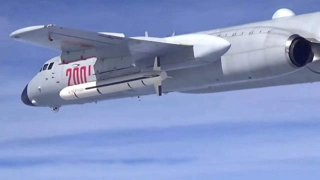 Air Force H-6K and Navy H-6J, the former has 6 pylons, the latter has 8 ...