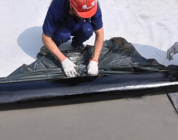 What is the overlap method and width of the waterproof membrane during ...