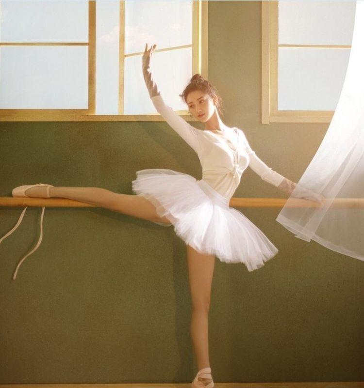 Stars in ballet costumes, Liu Shishi, Jingtian is elegant and ...