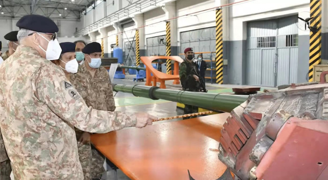 Upgraded 85IIAP, equipped with VT-4, researched and developed "Khalid 2 ...