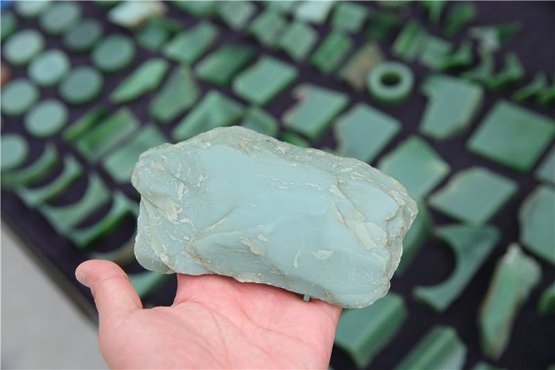 From suet white jade to colorful!It turns out that colored jade species ...