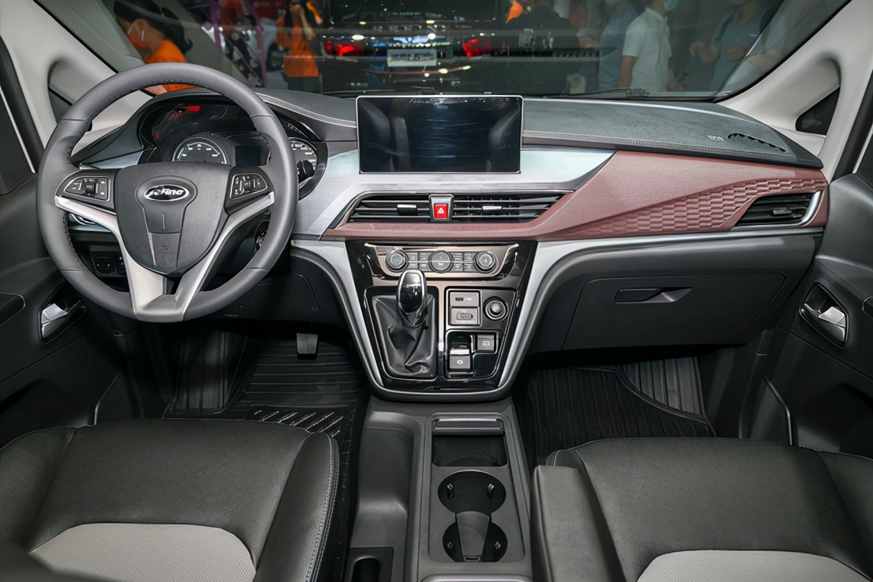 Guangzhou Auto Show: JAC Ruifeng E3 pure electric MPV - iNEWS