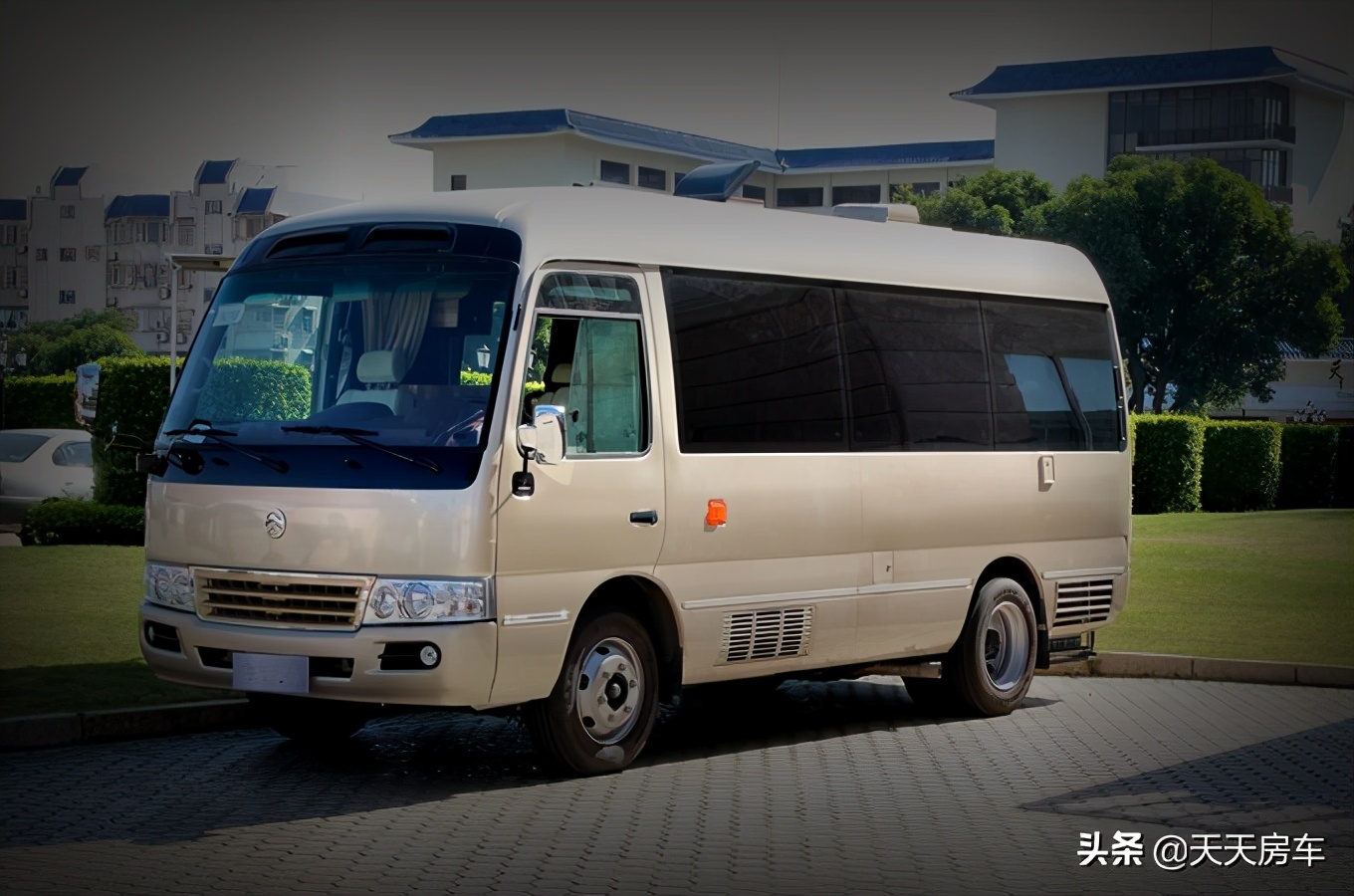 Bigger than MPV, more powerful, more practical! Check out the Coaster ...