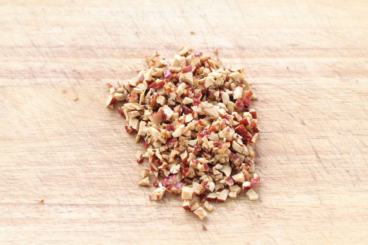 Coarse grain cakes that can be made without touching the noodles with ...