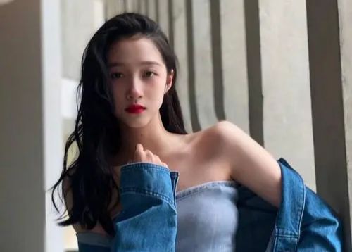 The gap between the four little girls: Zhang Zifeng and Guan Xiaotong have a good reputation ...