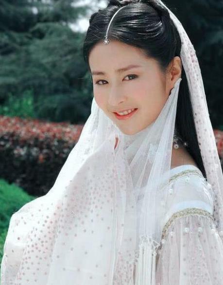 Ying Er's "black and red" high-ranking history, and 5 moments of slaps ...