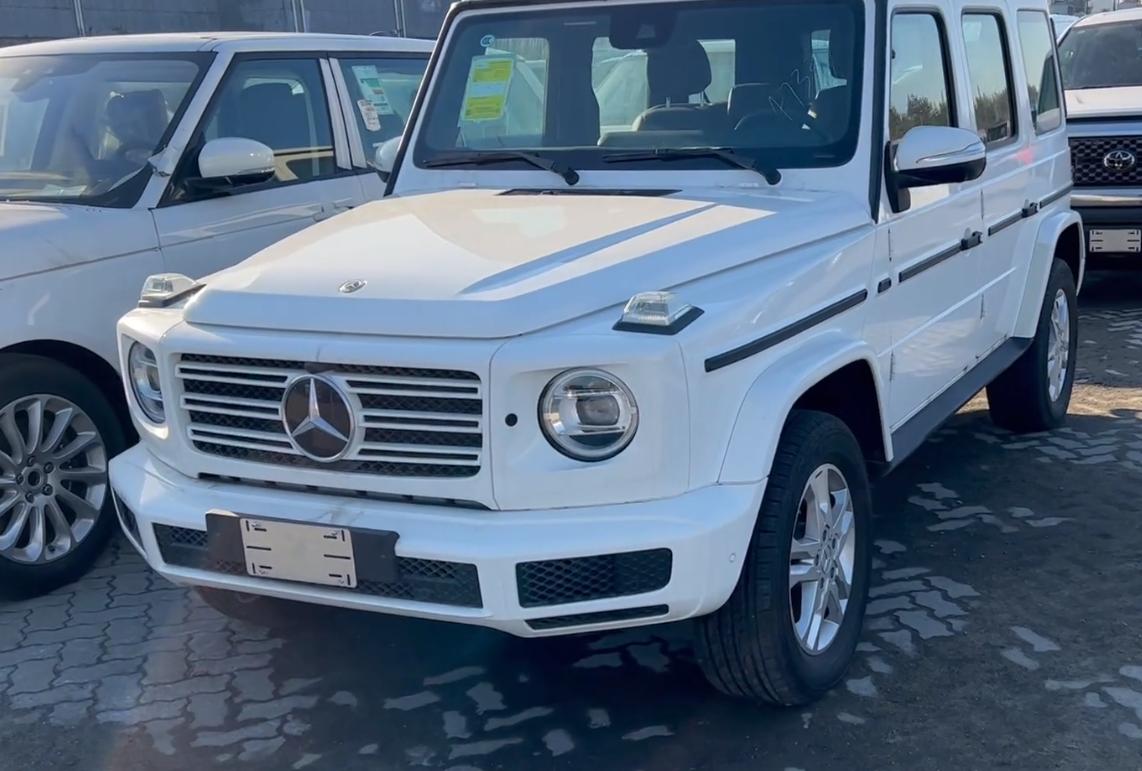 The Mercedes-Benz G, with an average price increase of 890,000 and an ...