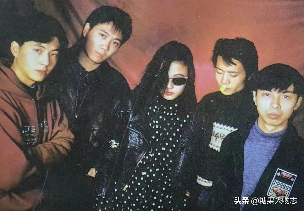 In 1993, Luo Qi went blind in his left eye. Four years later, due to ...