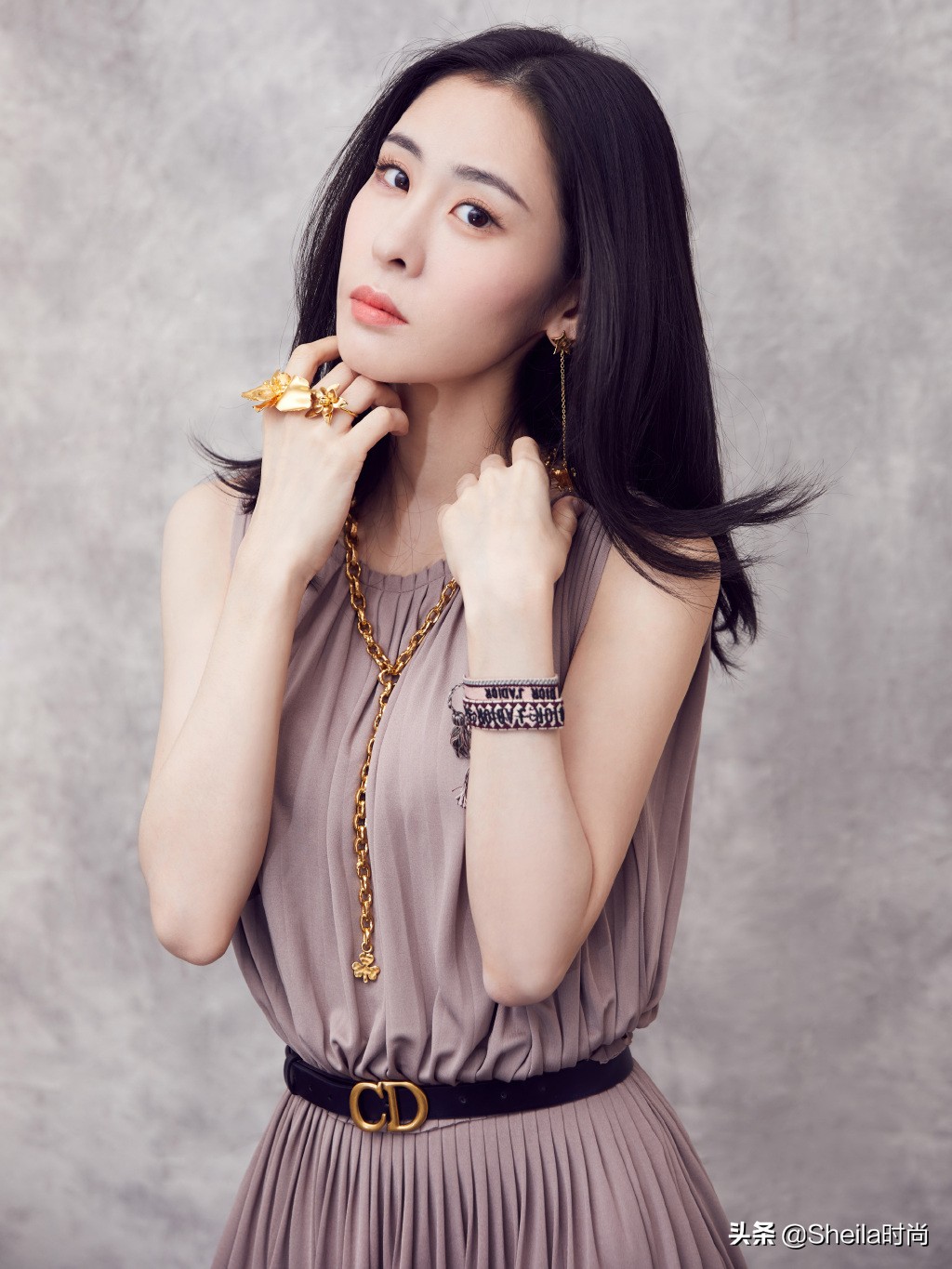 Variety Zhang Bichen actually wears this way, so beautiful and sexy, no ...