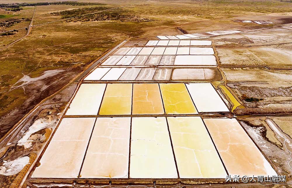 Ordos, Inner Mongolia: The ancient salt lake plays a beautiful plateau ...