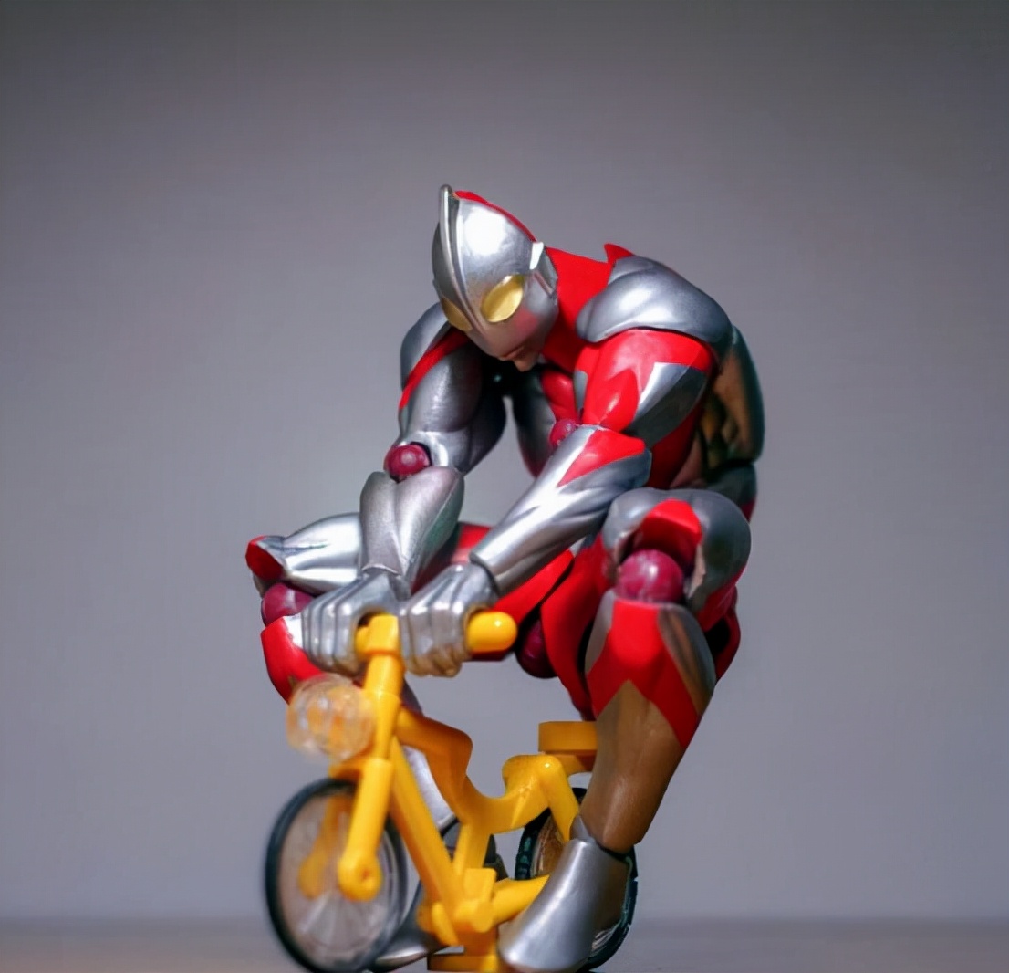 Manmi's own muscle Ultraman figure is to be produced in batches, I am ...