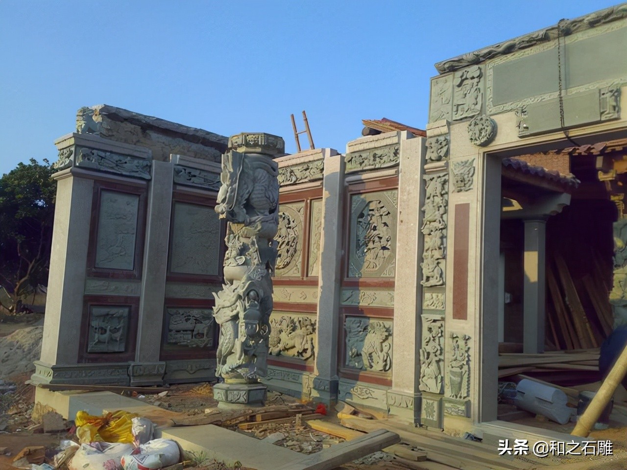 The application of stone murals carved with relief techniques in daily ...