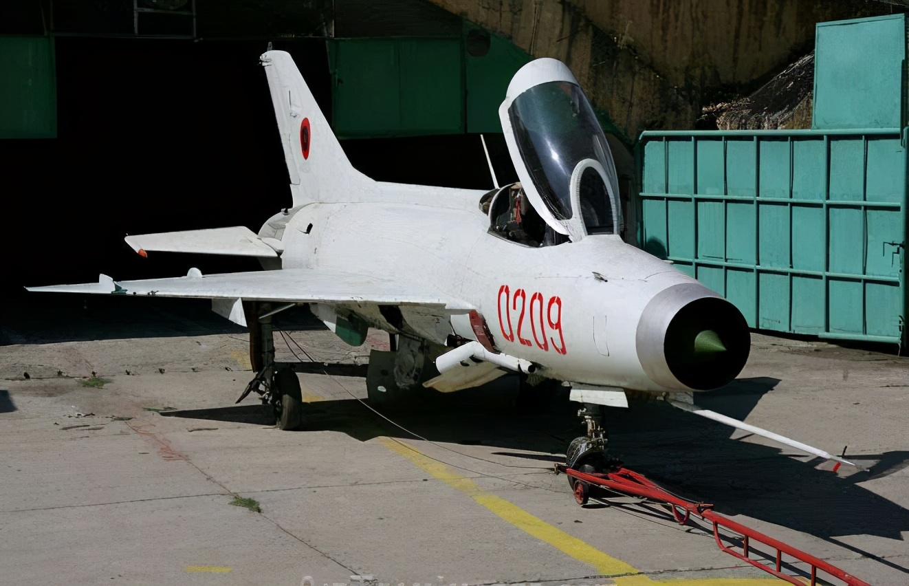 For the first time in the history of Chinese aviation, fighter jets ...