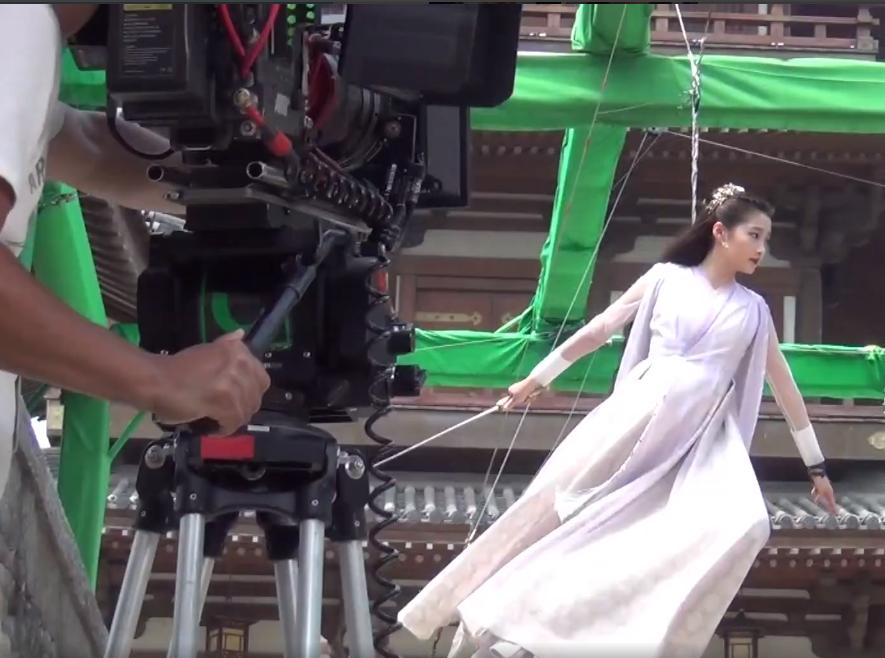 Guan Xiaotong's "Turandot" behind-the-scenes, hanging Wia filming ...