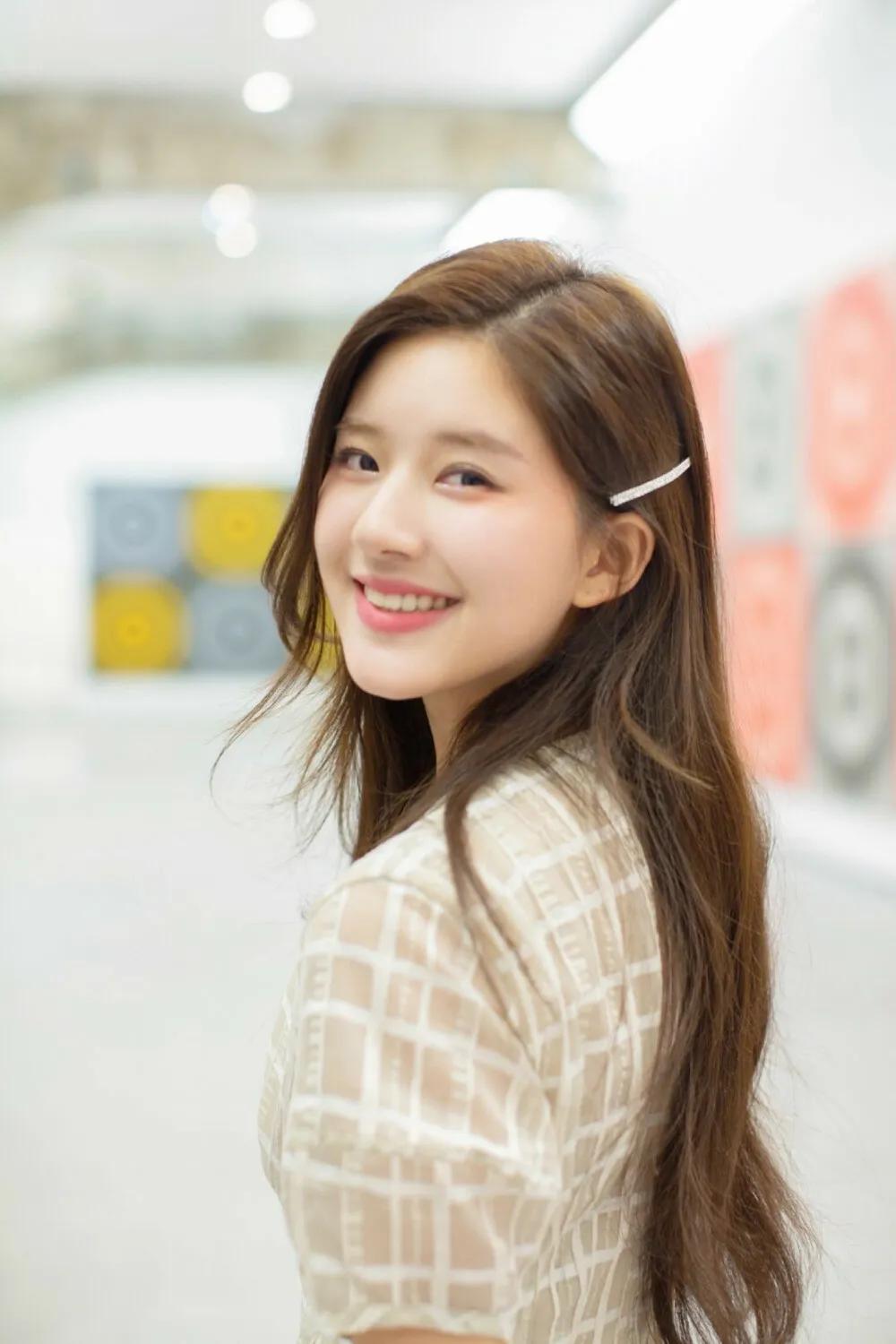 Zhao Lusi, young actor, pure and lovely - iNEWS