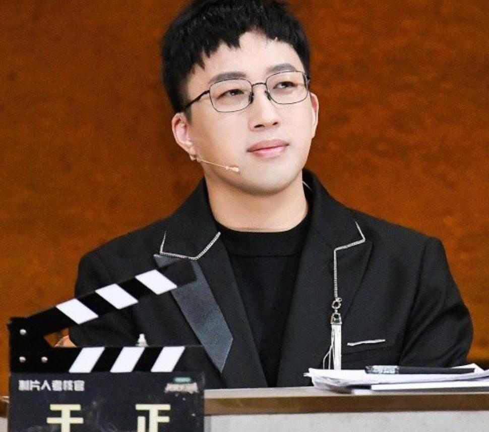 43-year-old Yu Zheng has a recent photo. He has lost more than a dozen ...