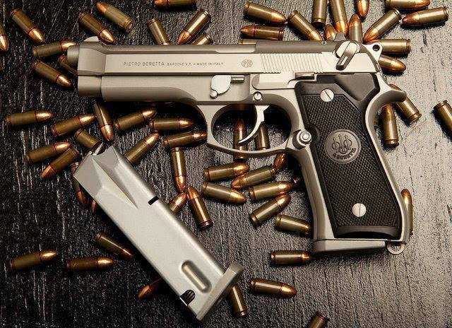 Top 10 famous guns that often appear in movies, most of which you know ...