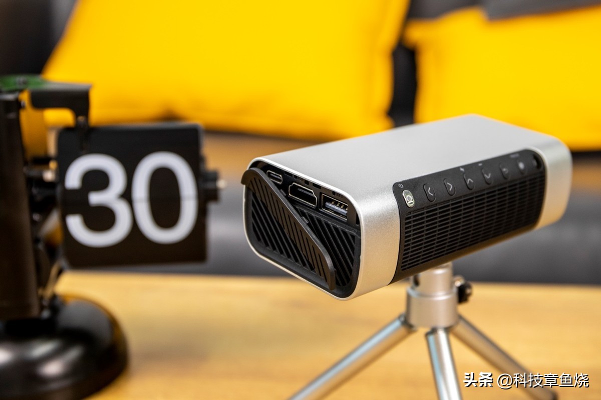 Can you watch the drama clearly during the day?Interpretation of ...