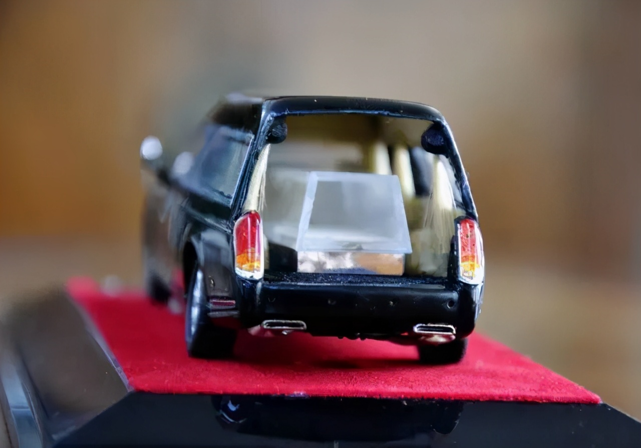 「新一號工程車」誕生記-紅旗CA7600靈車模型DIY鑑賞 - 資訊咖