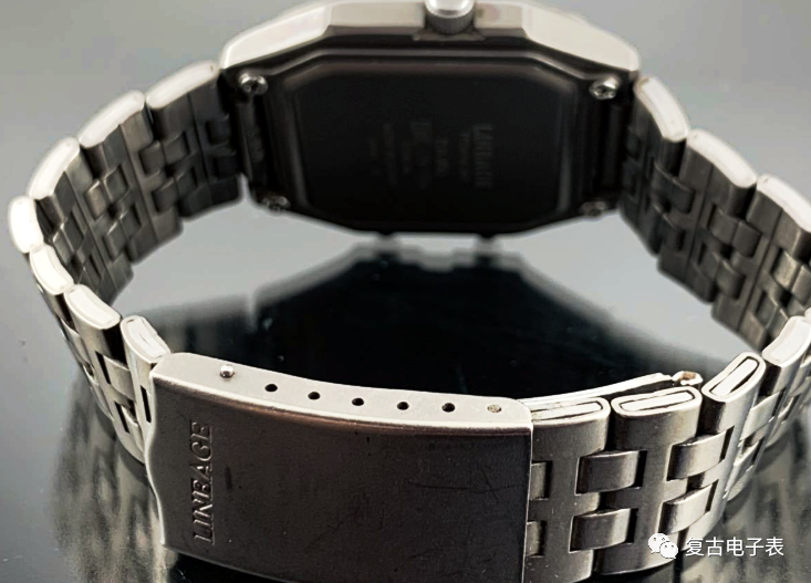 Casio's early dual display LINEAGE-all titanium CASIO LIN154 - iNEWS