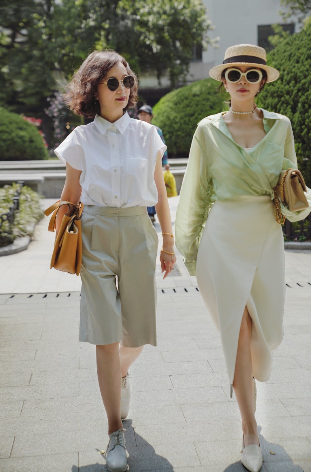 The pictures of Miki's mother's travels are so beautiful, the simple ...