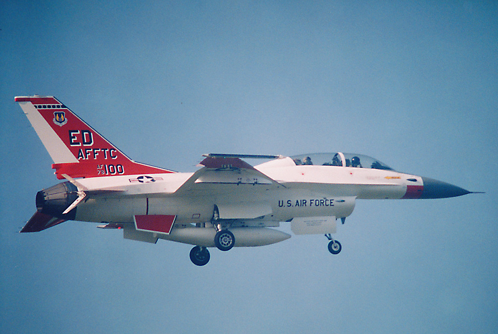 The two-seater F-20 maxed out the military. Why did the fifth ...