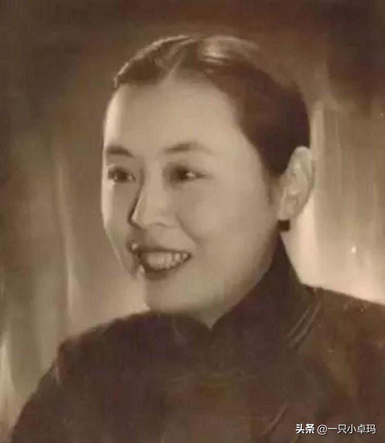 Top socialite Tang Ying in the Republic of China: With two character ...