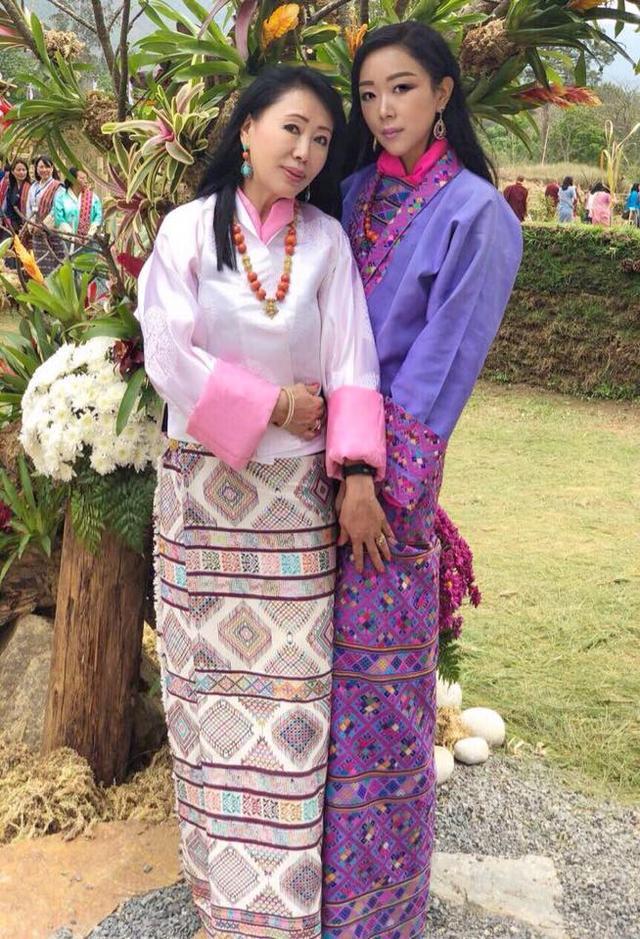 Bhutan's most favored queen mother, 64, looks like a girl, her daughter ...